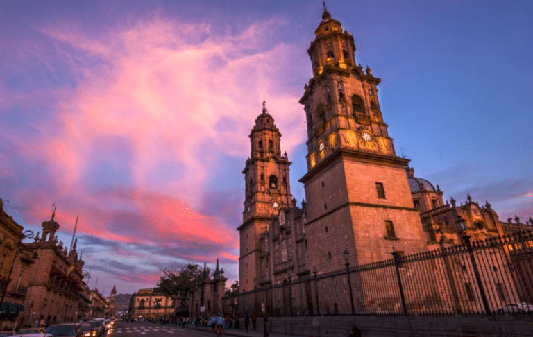 Guía básica de Michoacán: Historia, turismo, cultura y más