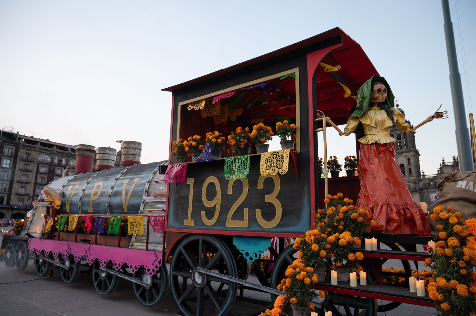 ¿Cuándo podrás ver la megaofrenda del Zócalo? Te decimos | Descubre México