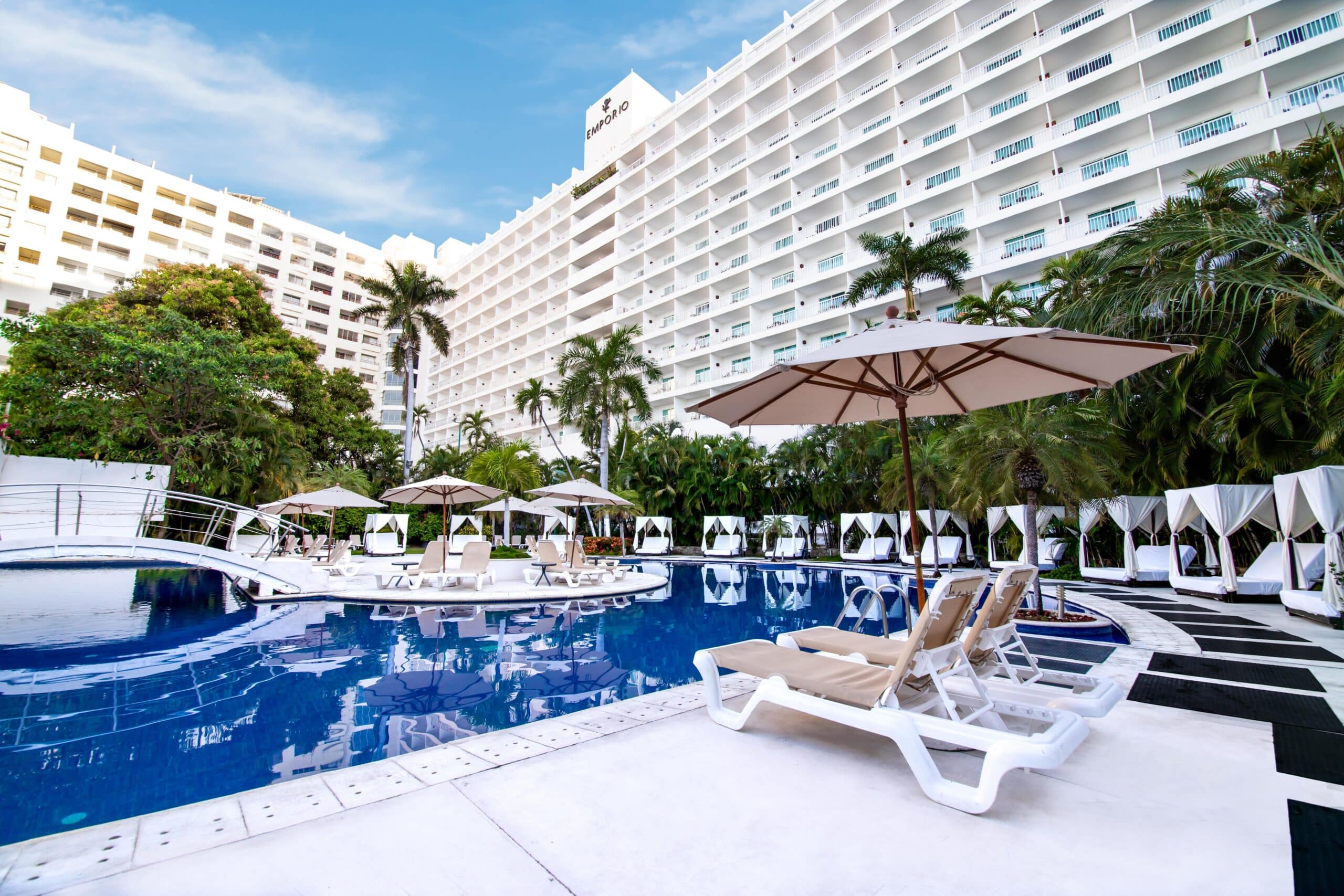 ¿Vas al Tianguis Turístico de Acapulco? Checa estos hoteles para ...
